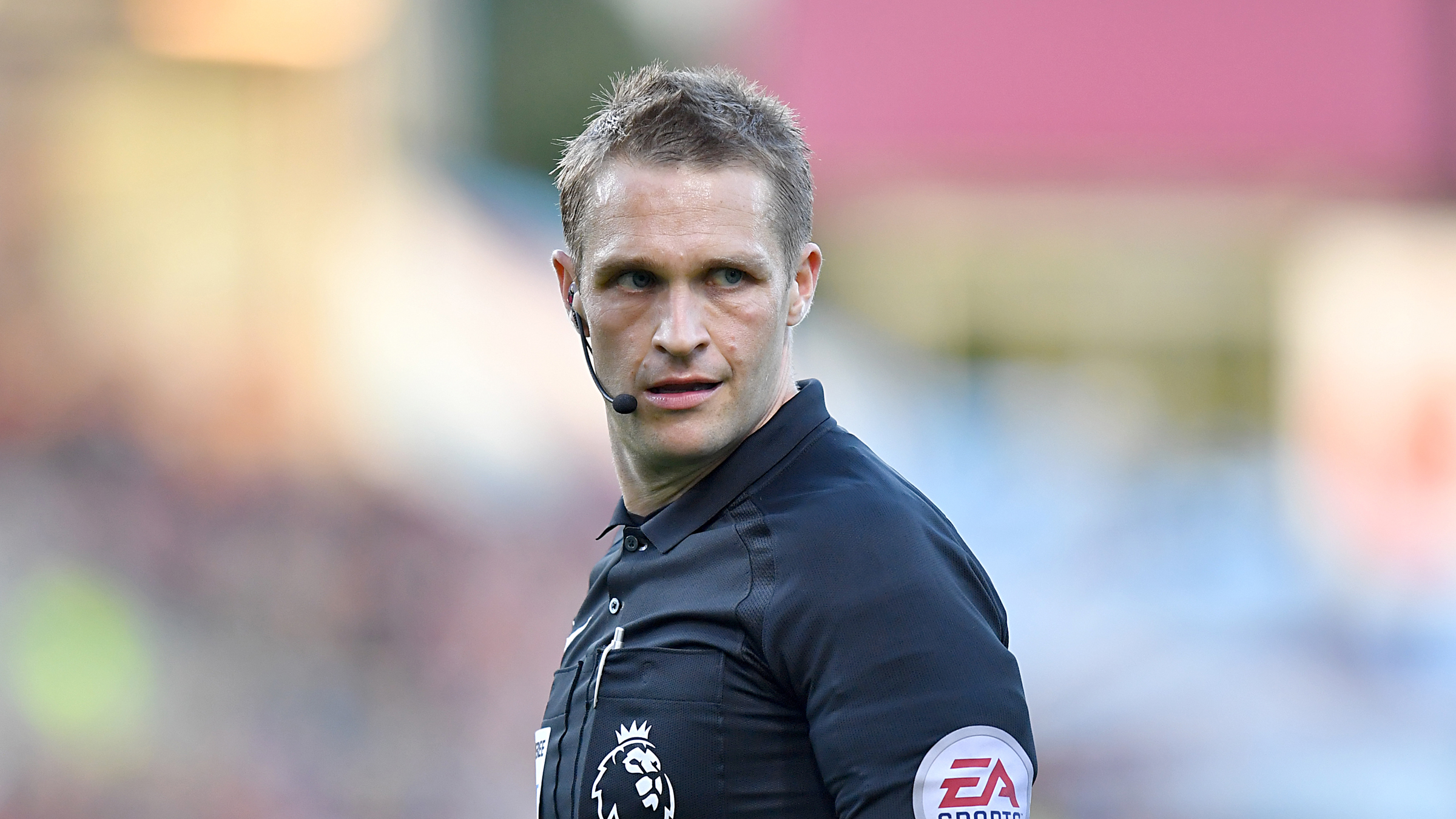 Man in the Middle: Craig Pawson | Swansea
